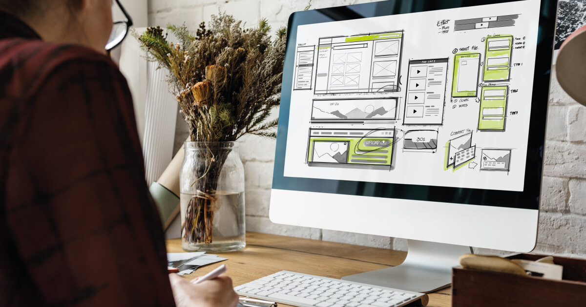 Desarrollo web personalizado vs. plantillas web, sus características